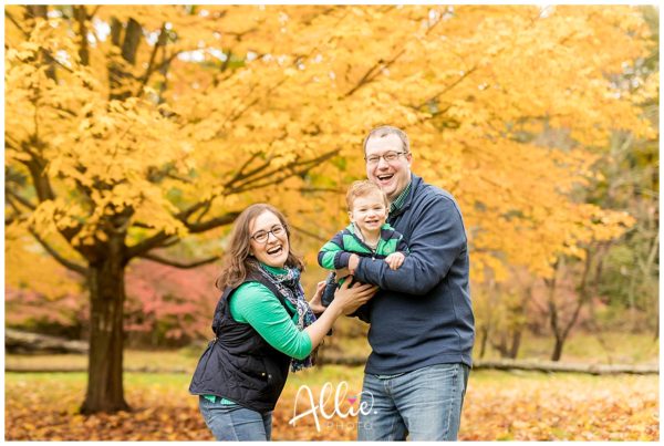 Fall Family Photos // Boston Area Family Photographer, Allie.Photo