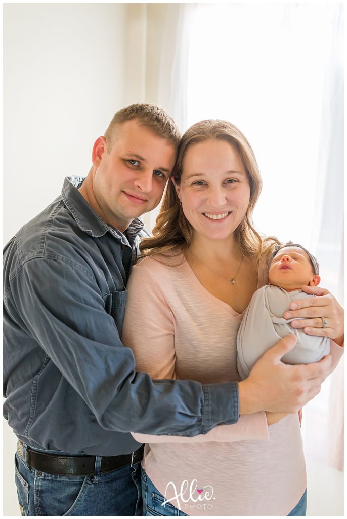 Welcome to the World, Robyn // NH Newborn Photographer - Allie.Photo